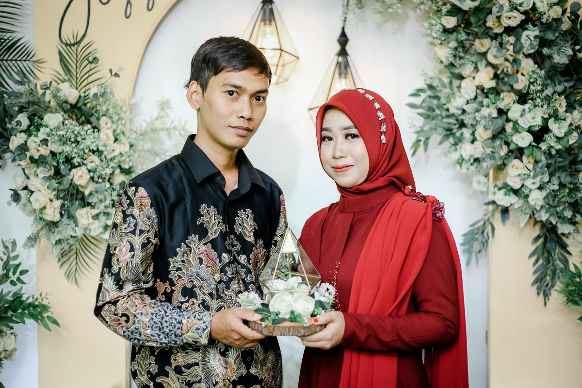 Yessi & Dita - Invipro